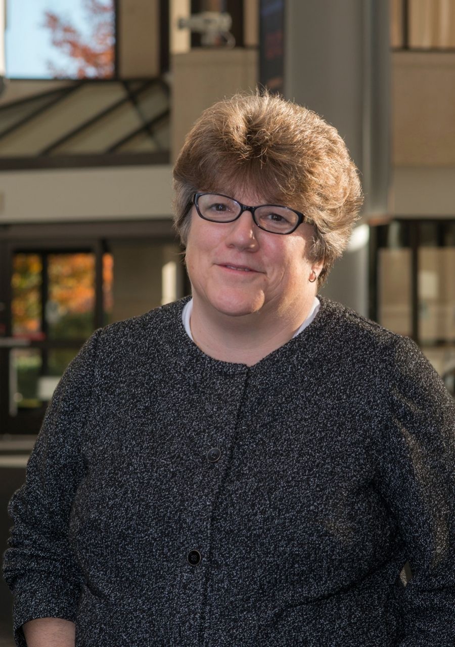 Meet the Mason Nation: Julie Thompson | The Mason Spirit | George Mason ... Meet the Mason Nation: Julie Thompson | The Mason Spirit | George Mason ...
